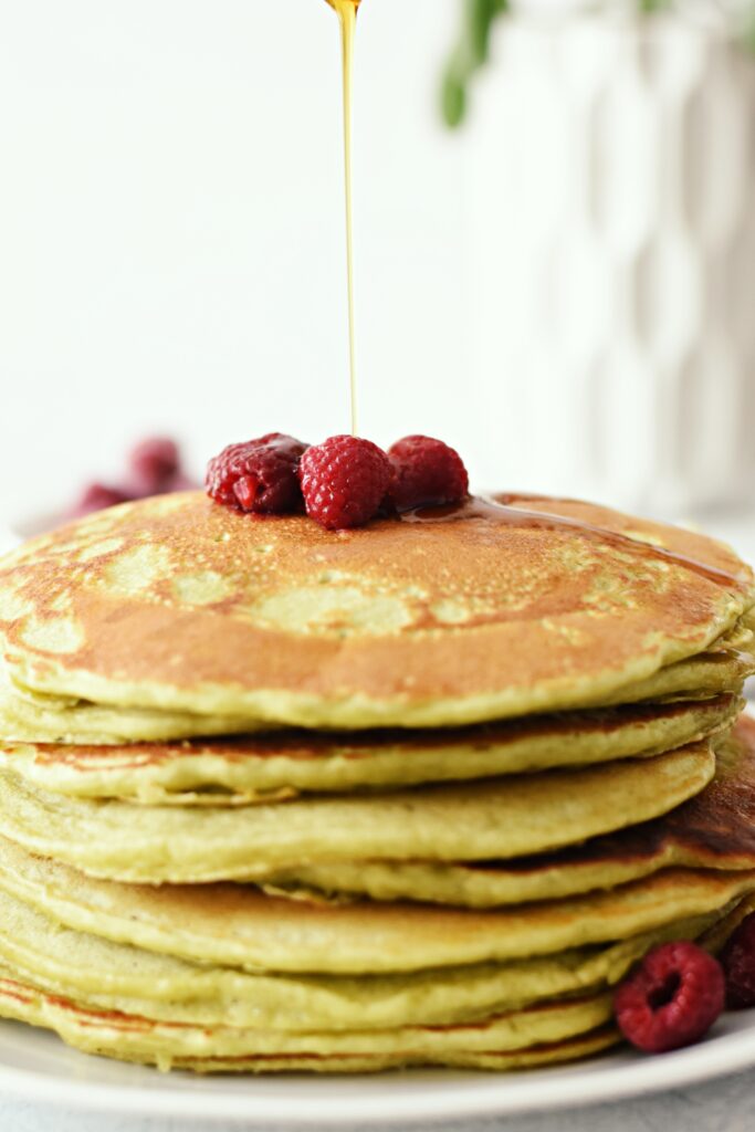 Popeye Pancakes with spinach - elkeliving.com