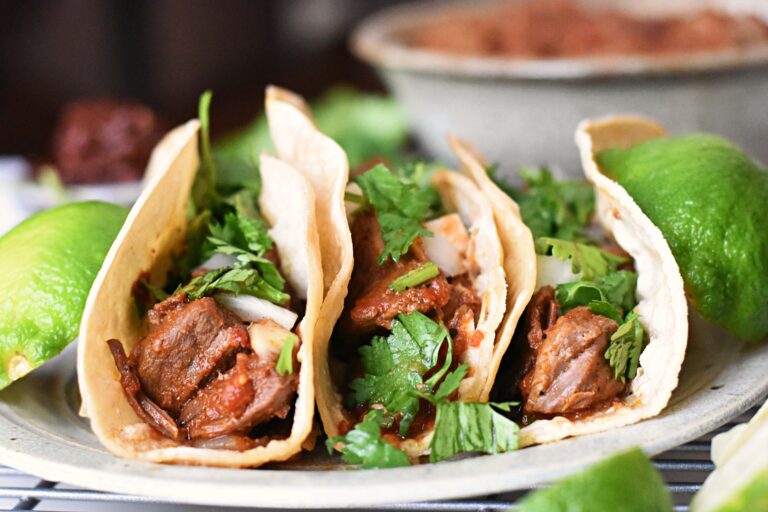 Slow Cooked Beef Tinga Tacos - elkeliving.com