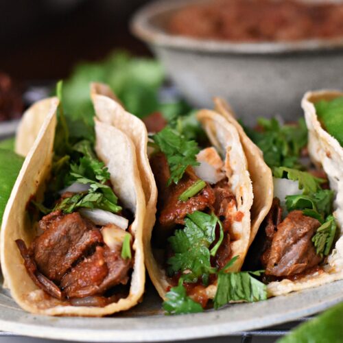 Slow Cooked Beef Tinga Tacos - elkeliving.com