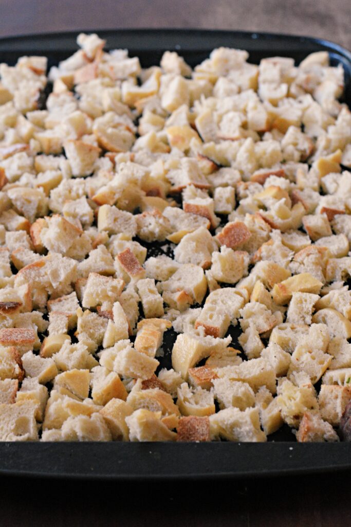 Traditional Homemade Stuffing with sage - elkeliving.com