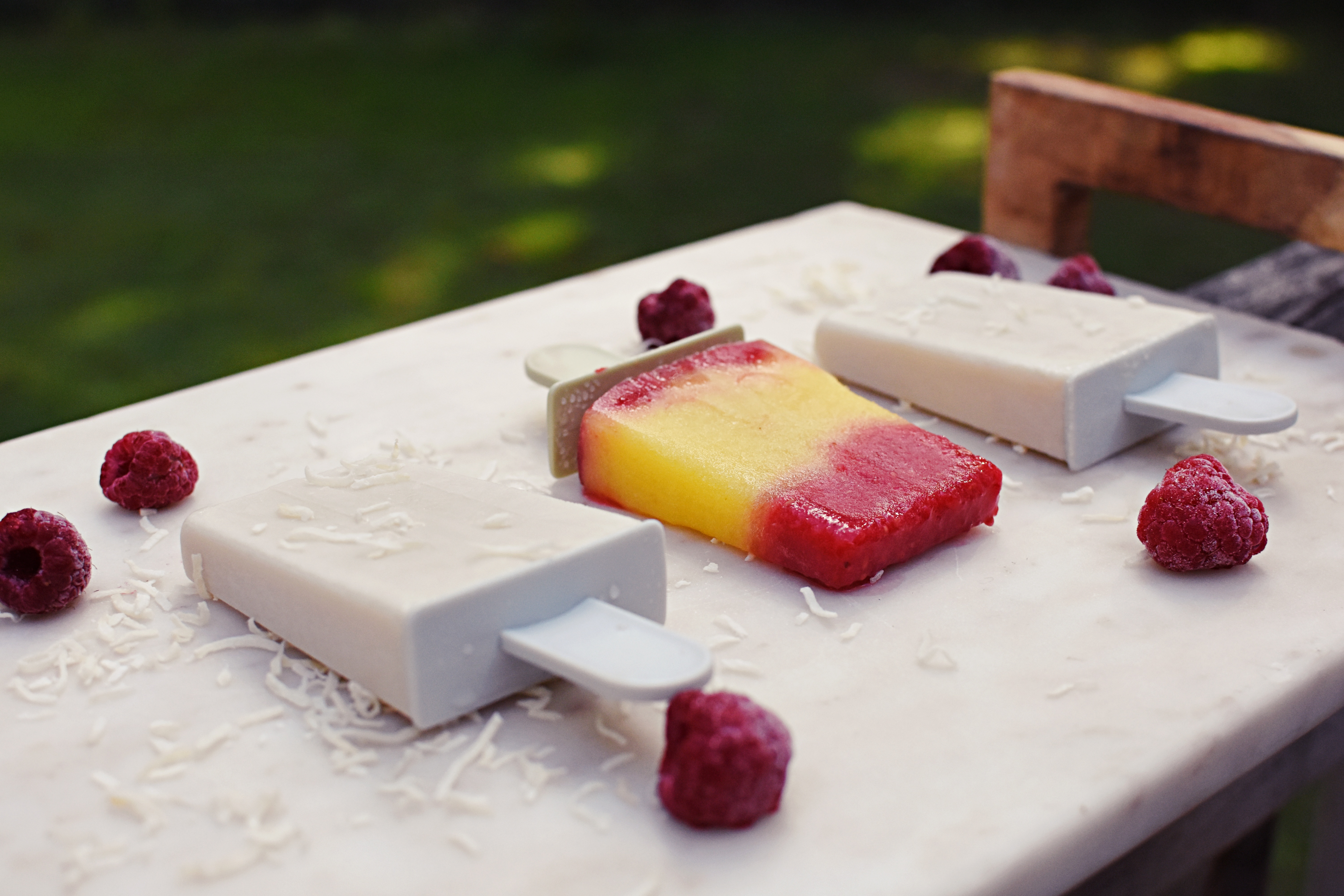 Healthy Popsicles 2 Ways- Coconut & Raspberry Pineapple- elkeliving.com