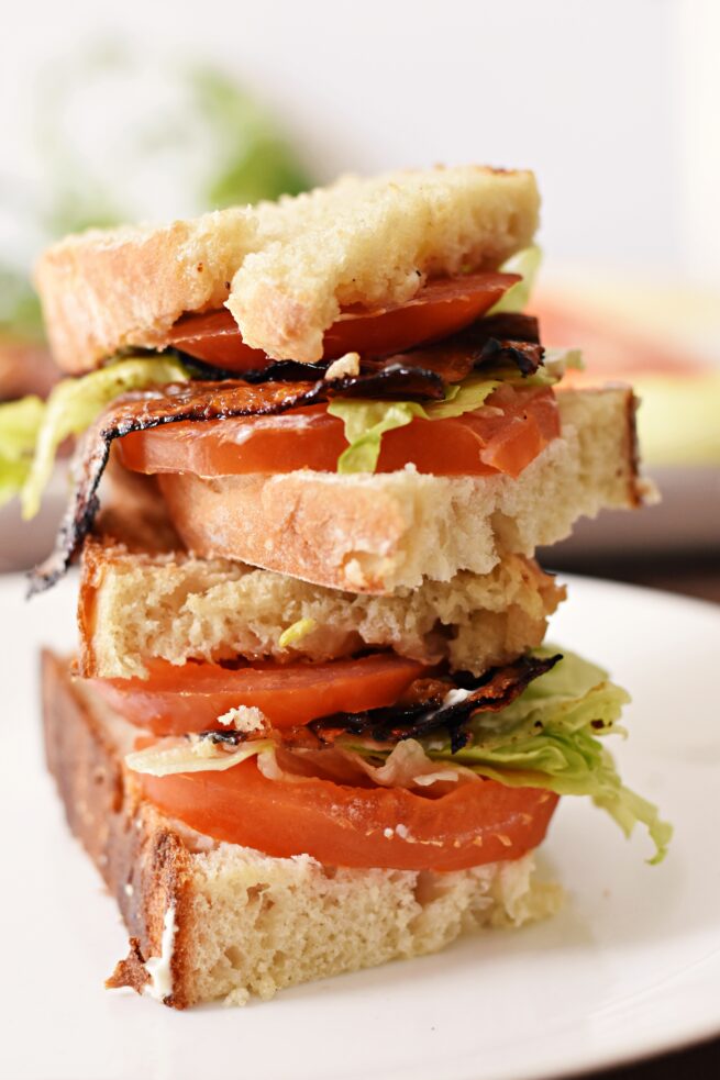BLT Sandwich - Vegetarian/ Vegan - elkeliving.com