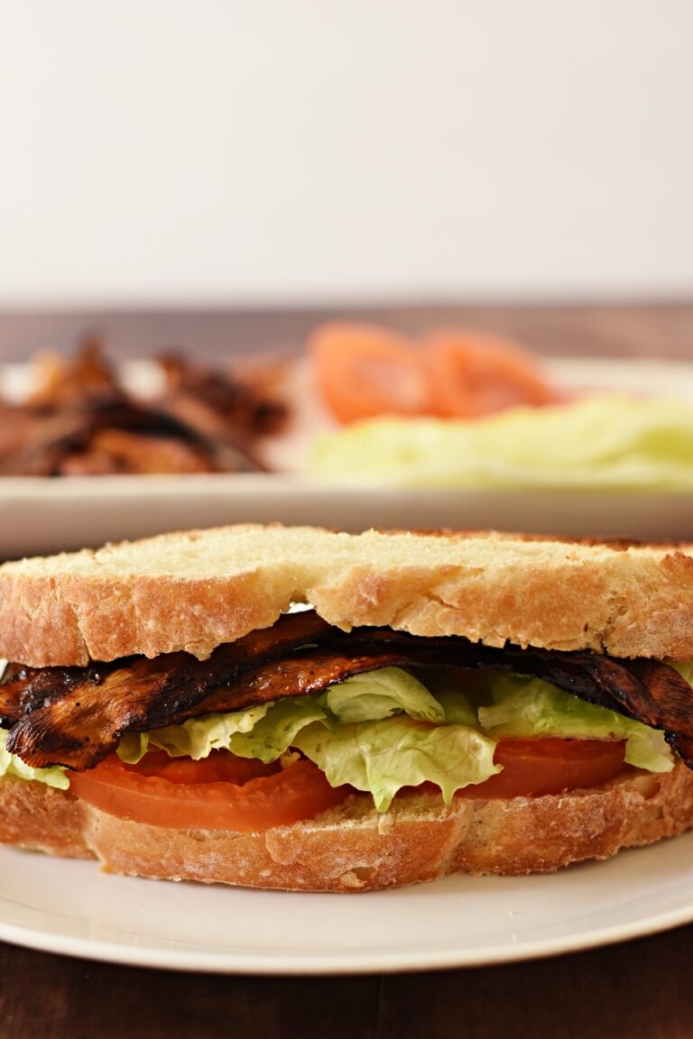 BLT Sandwich - Vegetarian/ Vegan - elkeliving.com