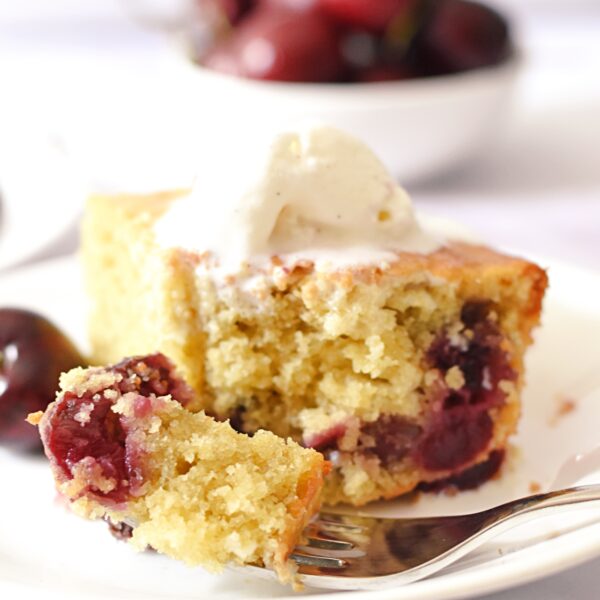 One-Bowl Cherry Cake - elkeliving.com