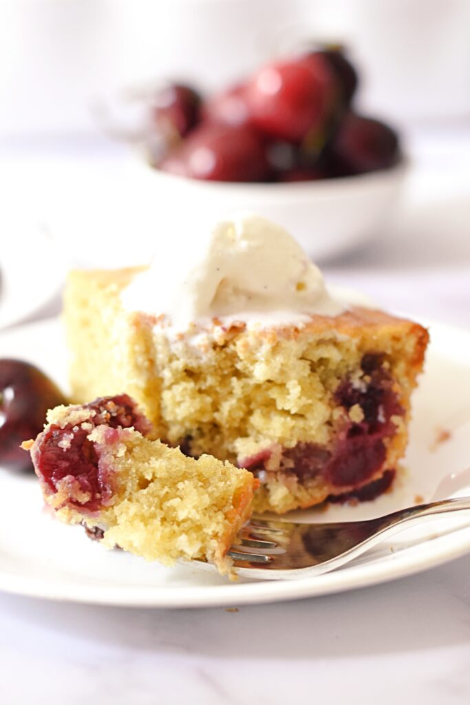 One-Bowl Cherry Cake - elkeliving.com