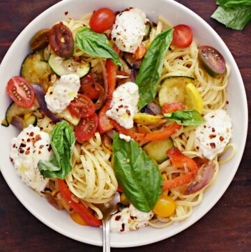 Pasta Primavera with Lemon Garlic Ricotta | Vegetarian | elkeliving.com