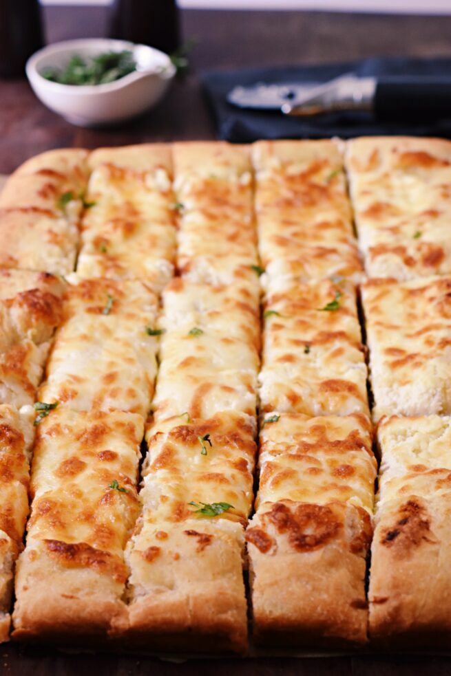 Cheesy Bread | Vegetarian | elkeliving.com