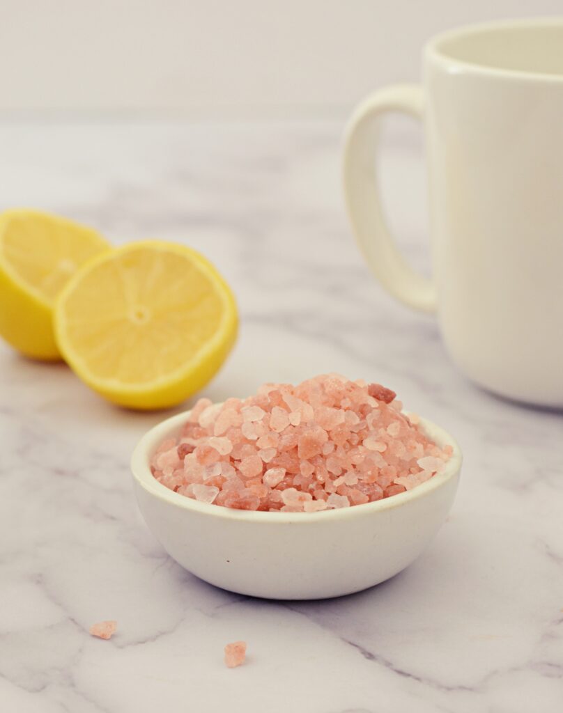 Salt Water Colon Cleanse | salt water detox | elkeliving.com