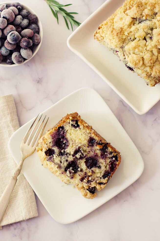 Lemon Blueberry Bread with Streusel topping | elkeliving.com