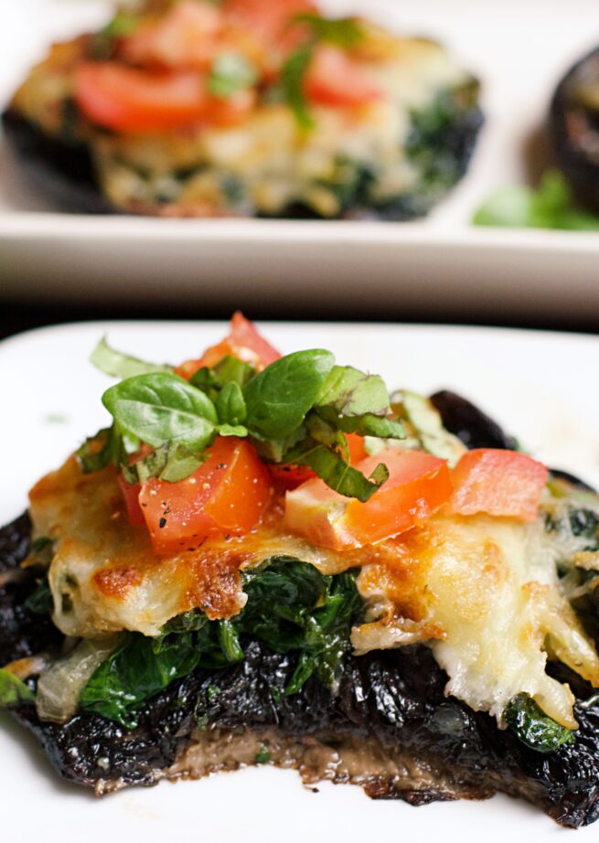 Stuffed Portobello Mushrooms with spinach and cheese | elkeliving.com