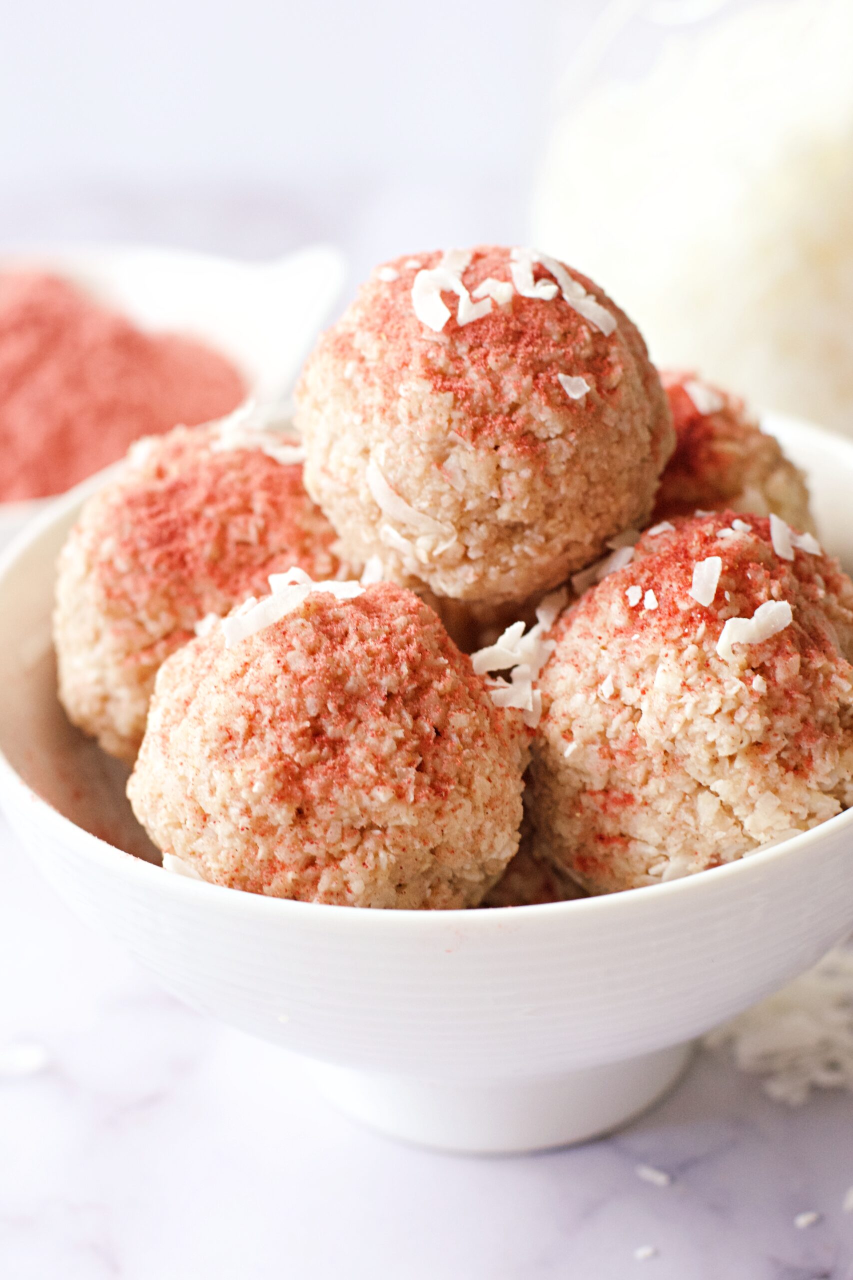Strawberry Macaroons - Elke Living