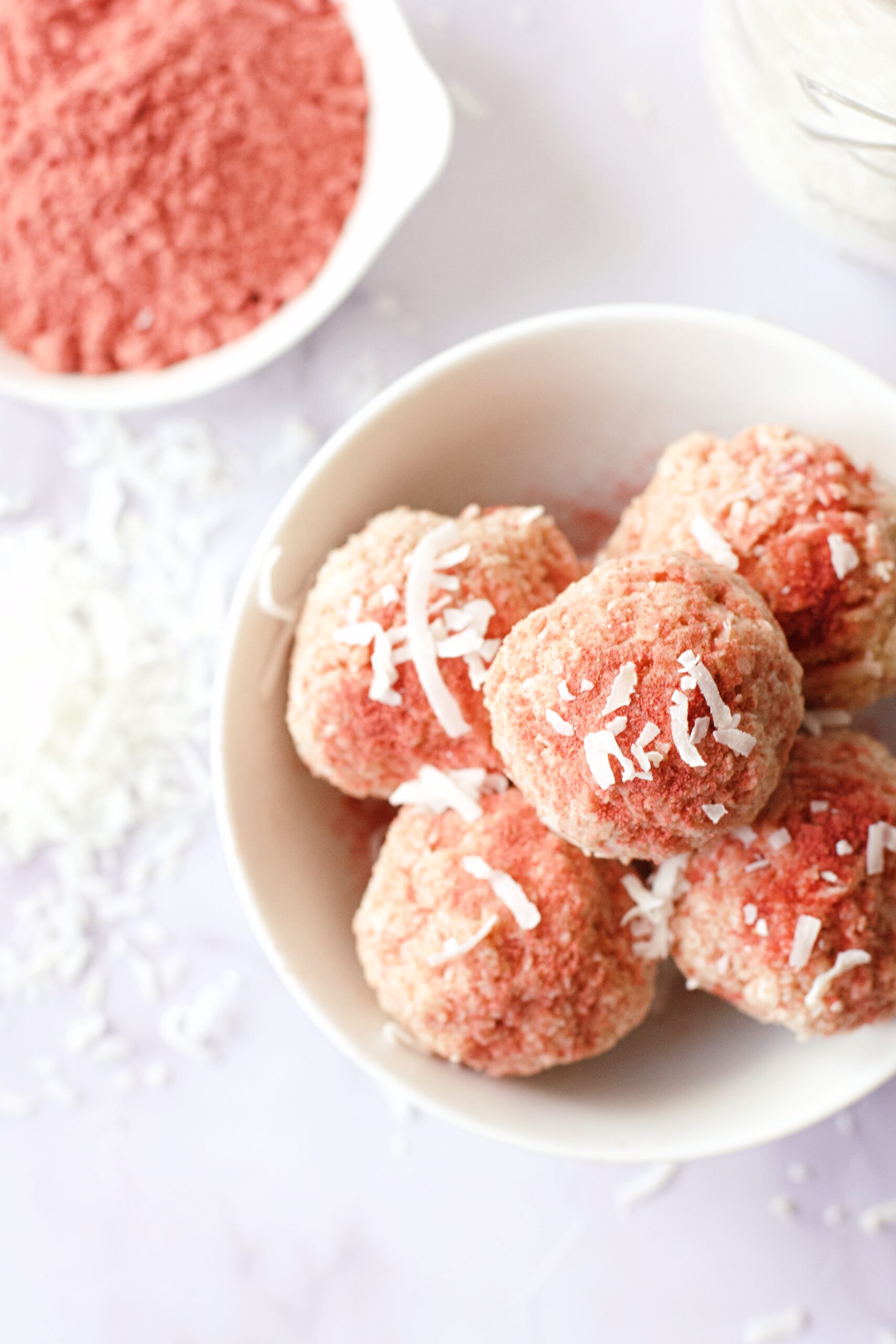 Strawberry Macaroons - Elke Living